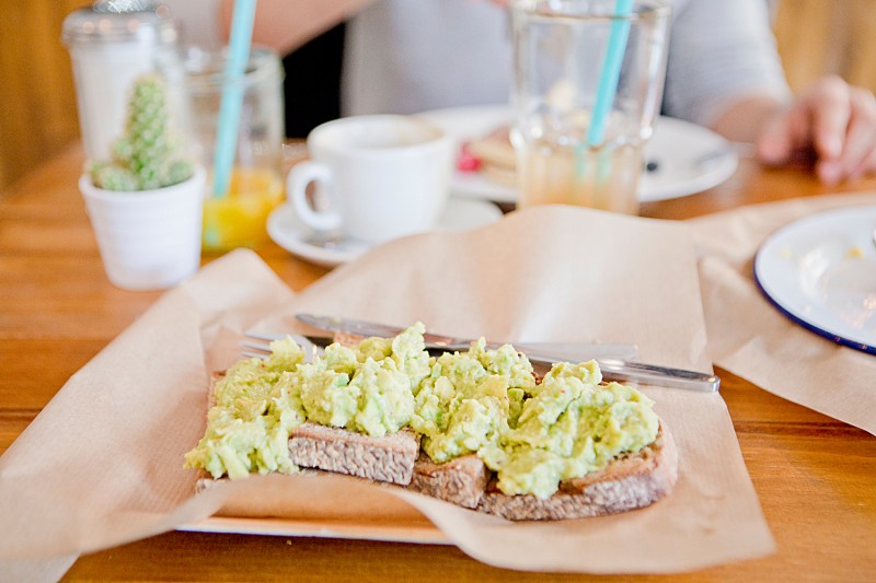 LAX Eatery - The Golden Bun