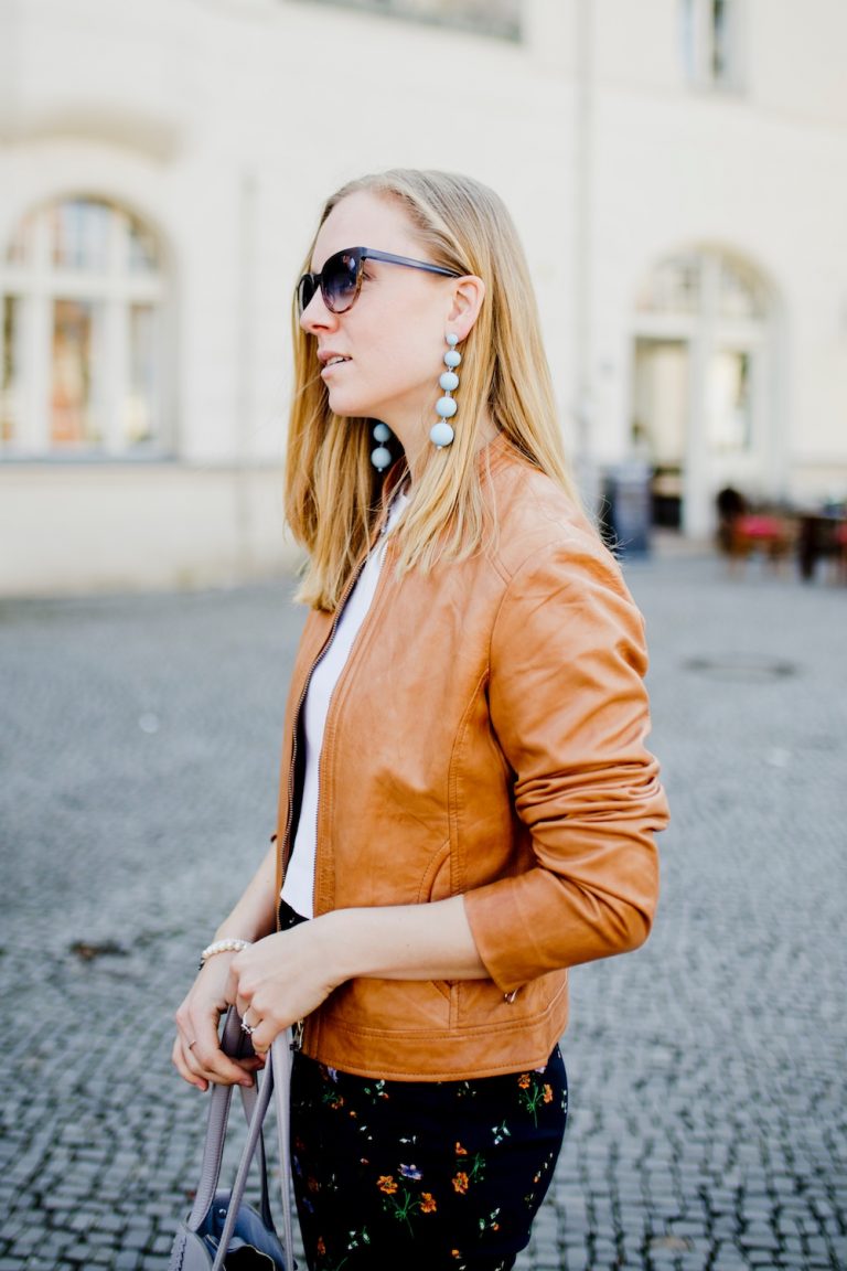 (English) Spring look inspiration / Spring combo w/ flower pants, ochre ...