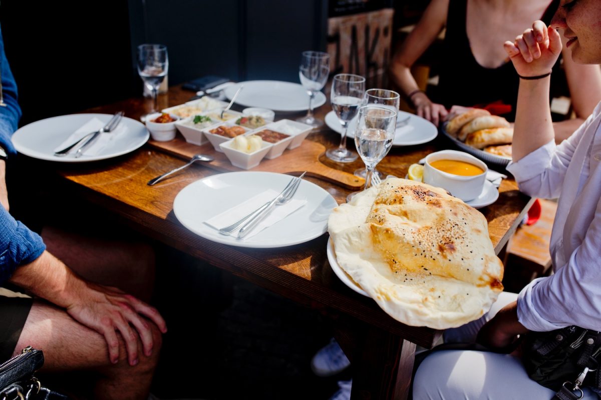 (English) Hasir Restaurants – Turkish dinner Berlin with friends in the sun